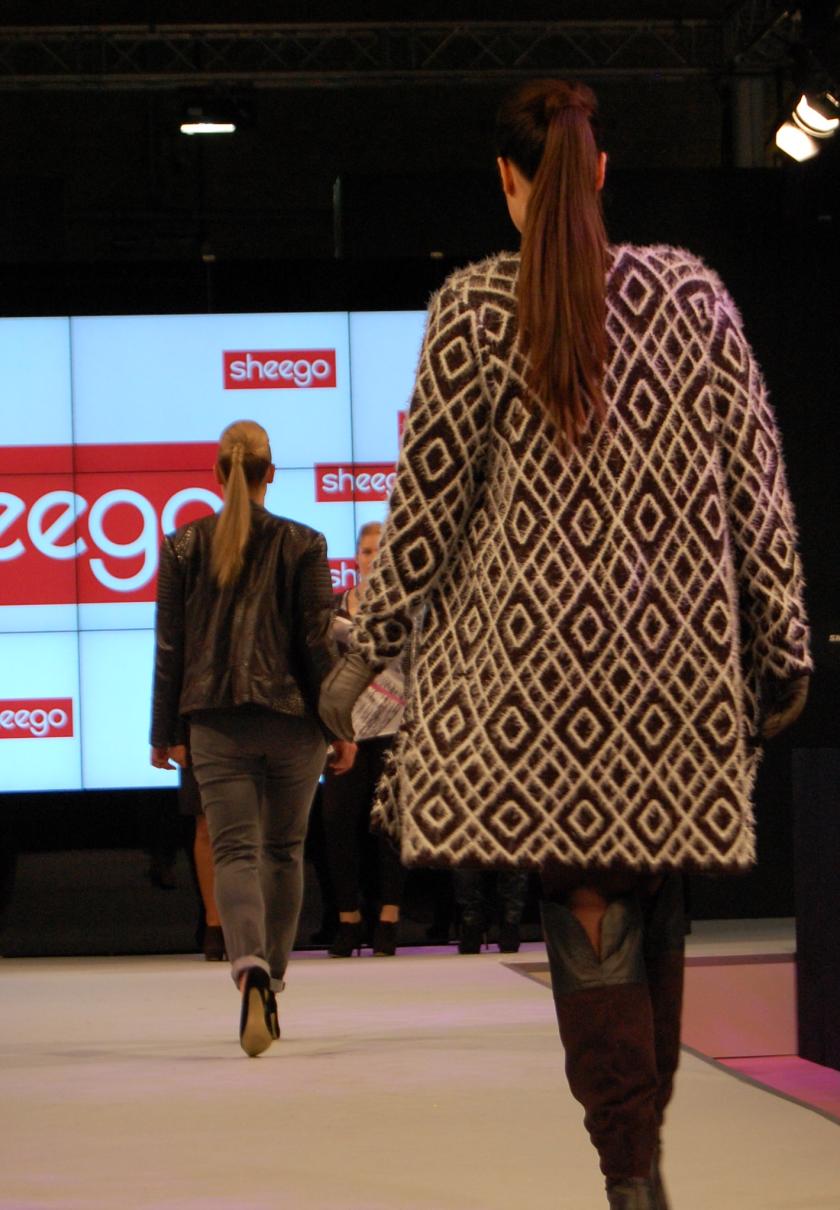 "A happy runway" und das Modeglück von Sheego - PlusPerfekt