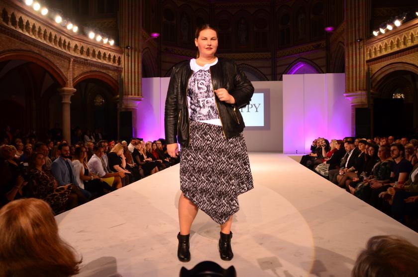 Hello Me! Hello Fashion! Happy Size auf dem Runway - PlusPerfekt